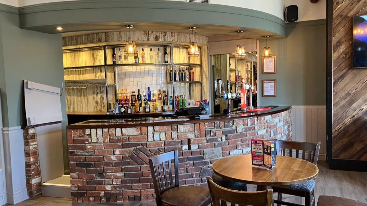 Admiral Taverns re-opens White Horse pub in UK