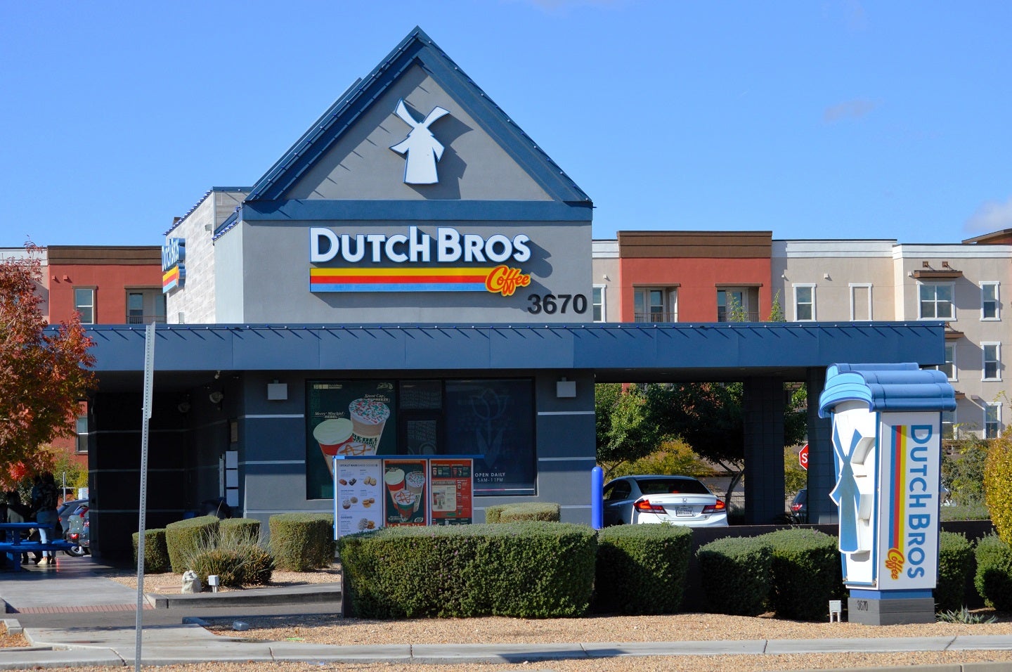 Dutch Bros Coffee introduces new lineup of summer beverages
