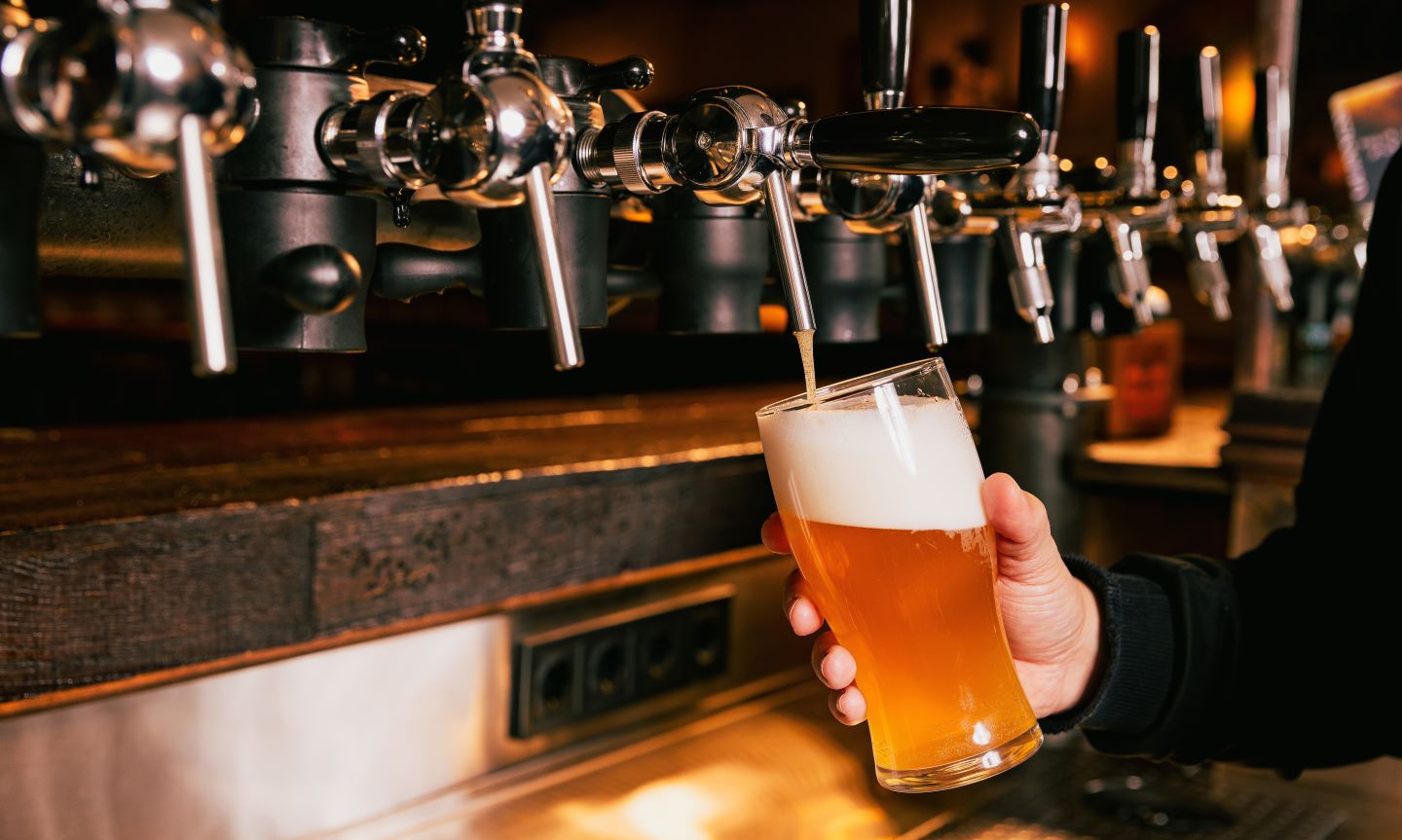 Cheshire Cheese pub, Fenchurch St, London reopens after revamp