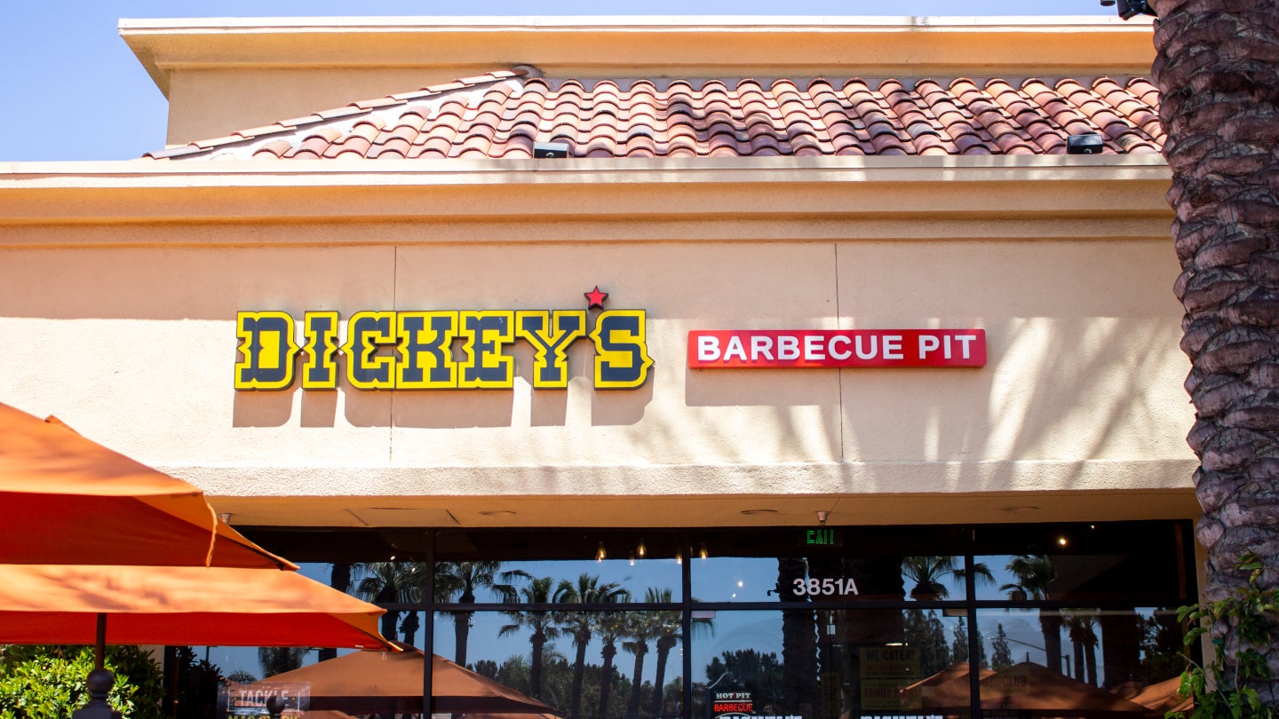 Dickey's Barbecue Pit brings barbecue experience to Mexico