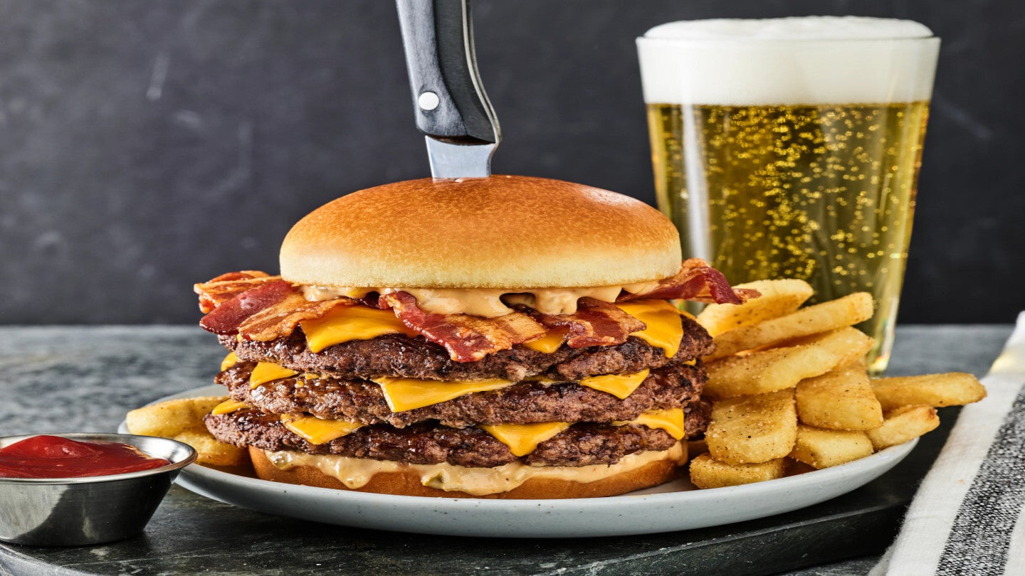 Red Robin Gourmet Burgers launches Bacon Cheeseburger